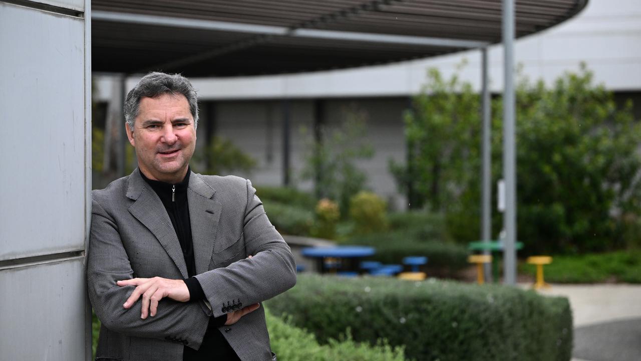 Science agency boss to stand down in June