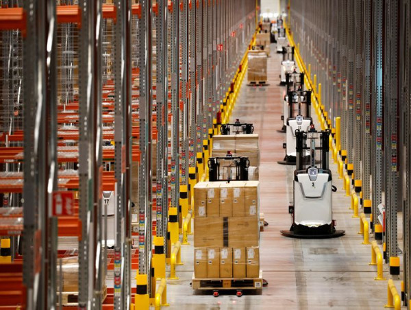 Analysis-Retailers turn to robots in cost inflation fight | Kalkine Media