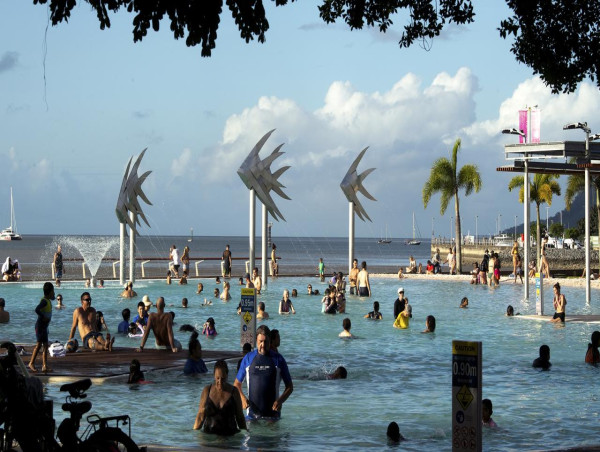 It's a bumper summer for Qld tourism