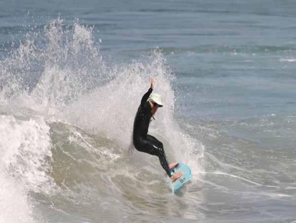 Record broken, but world's longest surf goes on