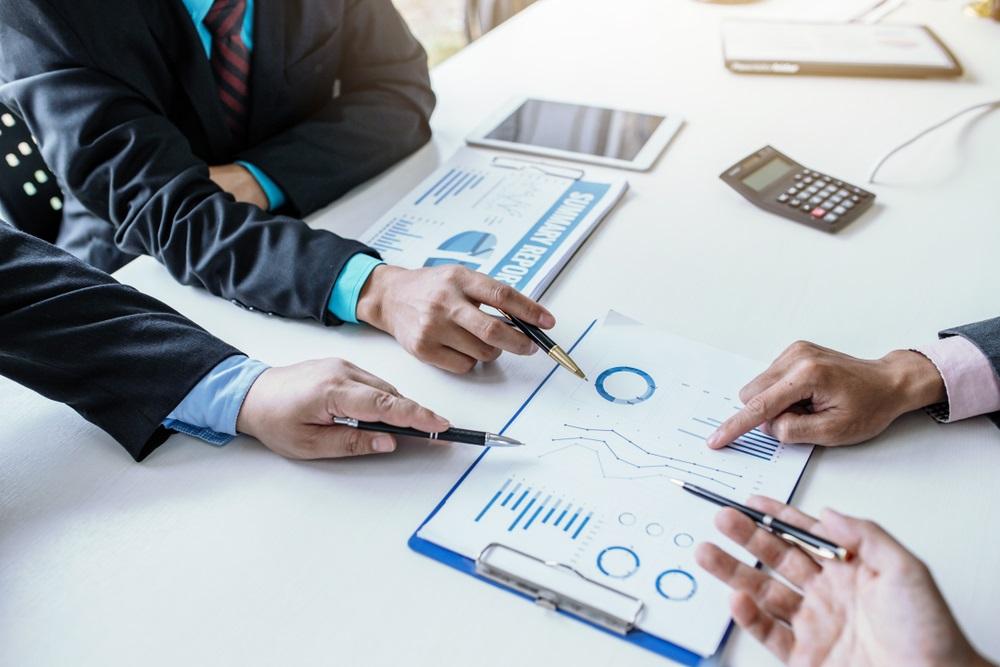 National Bank of Canada (TSE:NA) Touches New Peak on S&P/TSX Composite ...