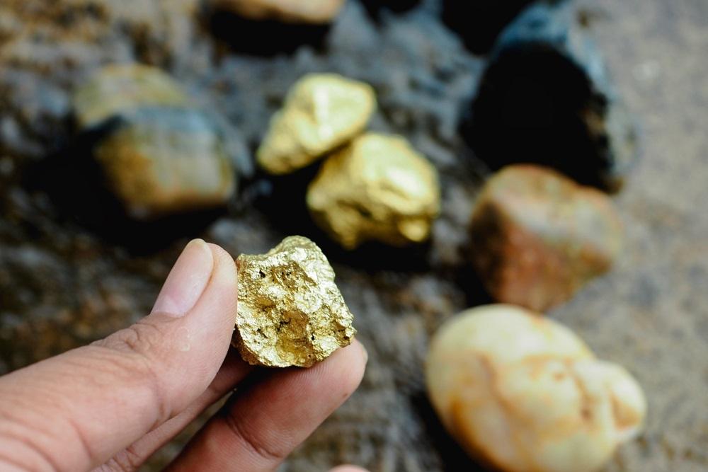 Gold Royalty Stocks Draw Attention As Mining Costs Rise