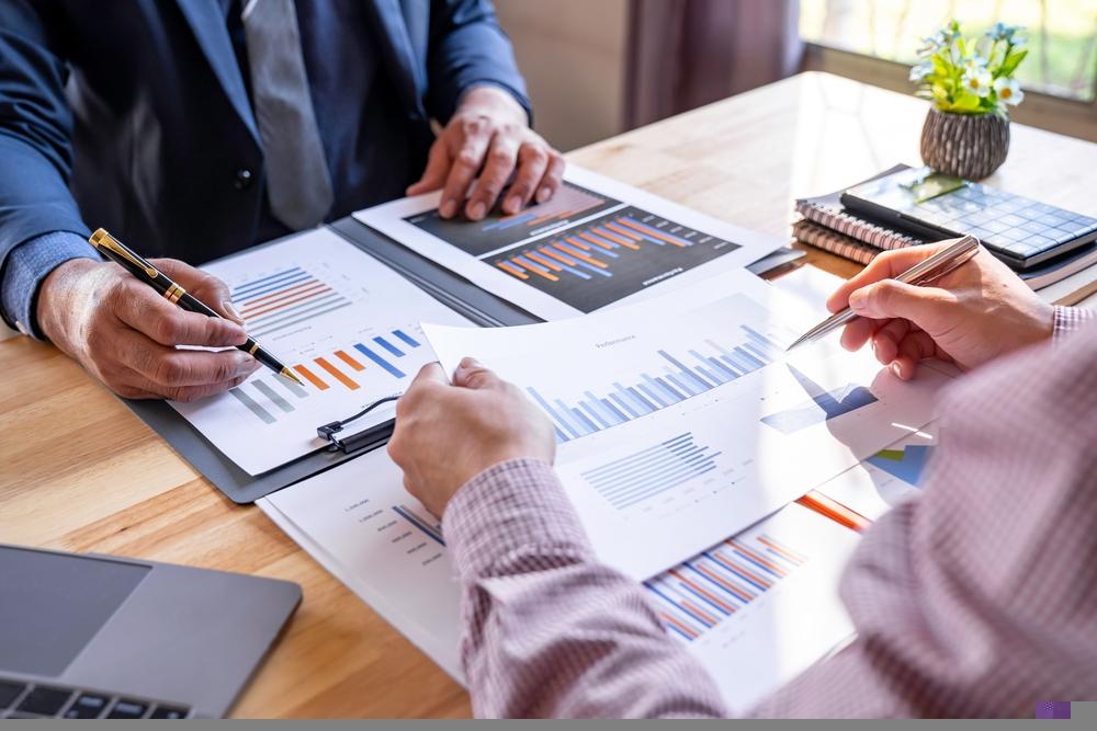 Flagstar Financial (NYSE:FLG) National Association Strengthens Banking ...